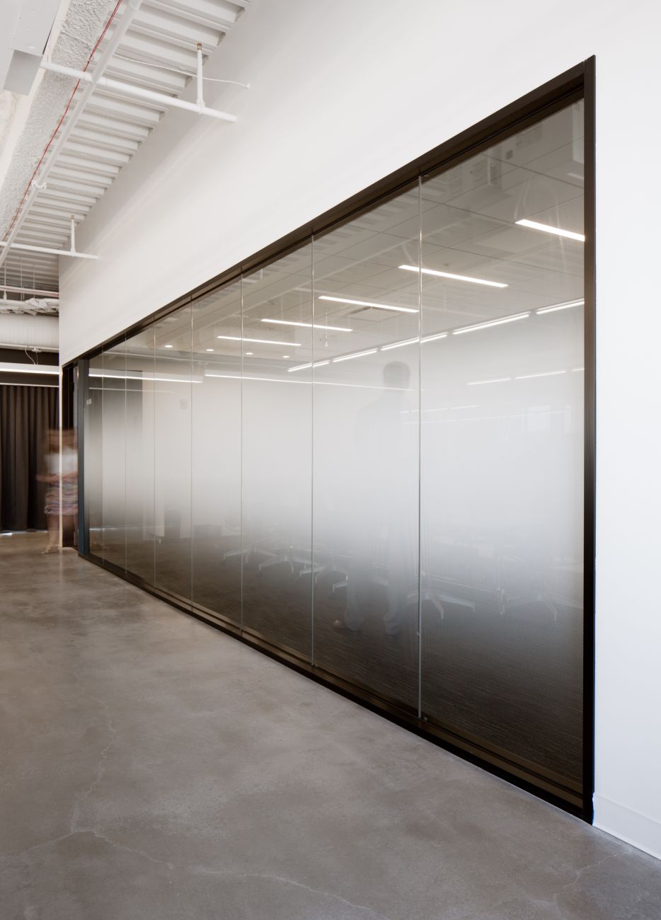 SXJ-0548 Dual Feather Gradient 60" High: Decorative Films, LLC.