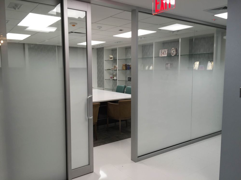 SXJ-0547 Feather Gradient: Decorative Films, LLC.