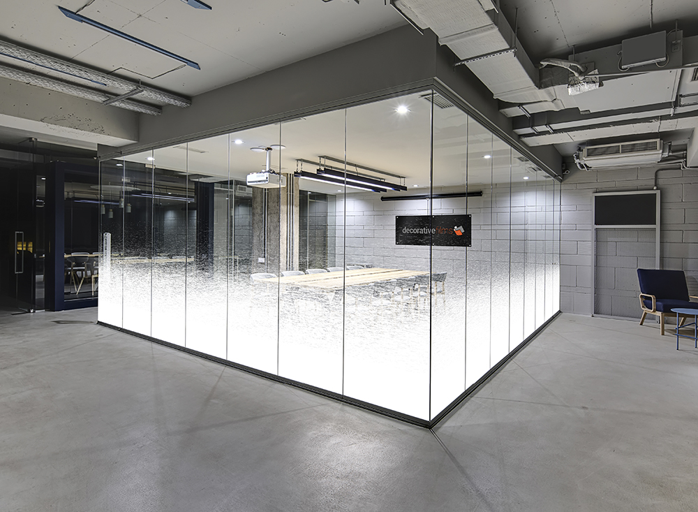 Decorative Films, LLC.: SXJ-0540 Gradient Static Lines